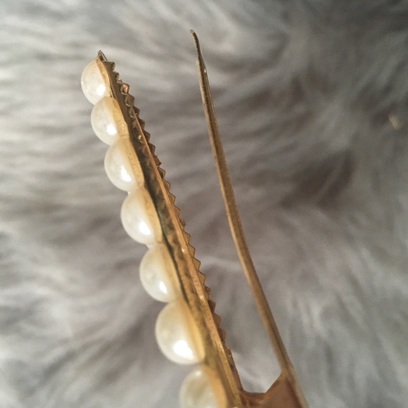 Accessories | Nwt Glamour Big Pearl Hair Barrette Runway Style | Poshmark